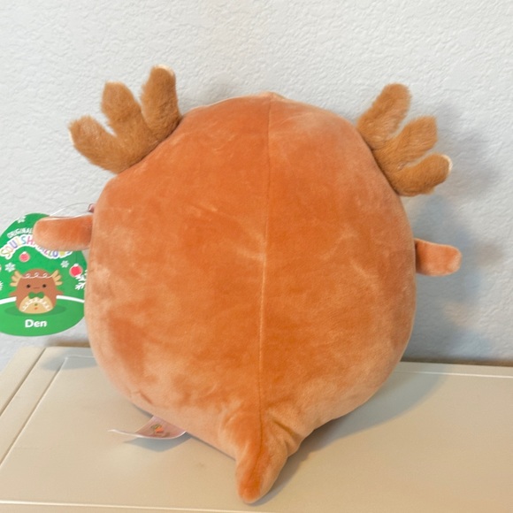 Squishmallows | Other | Squishmallow Den The Gingerbread Axolotl 8 ...